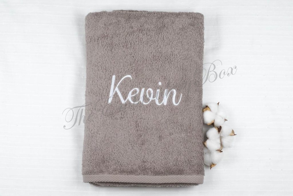 Personalized Embroidered Bath Towel - The Embroidery Box